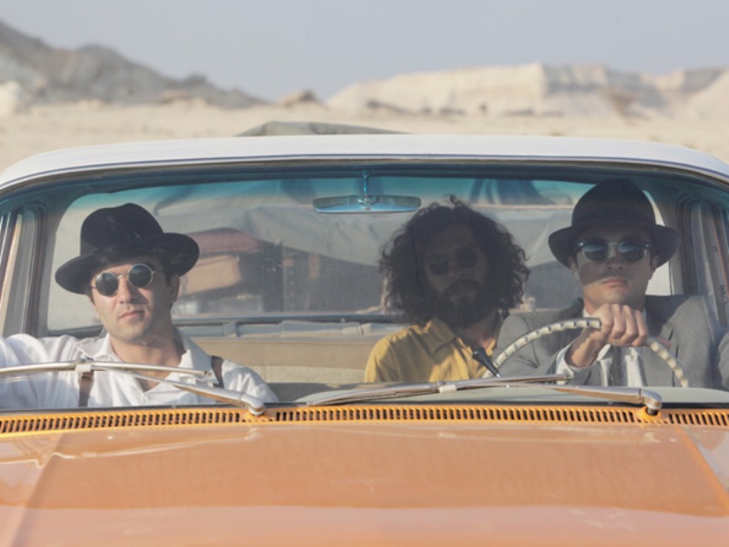 Ένας δράκος έρχεται (Ejdeha Vared Mishavad! / A dragon arrives) | LifeViews