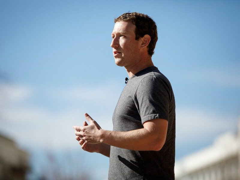 Η φωτογραφία που ανέβασε ο Mark Zuckeberg και έφτασε τα 1,8 εκατ. likes ...