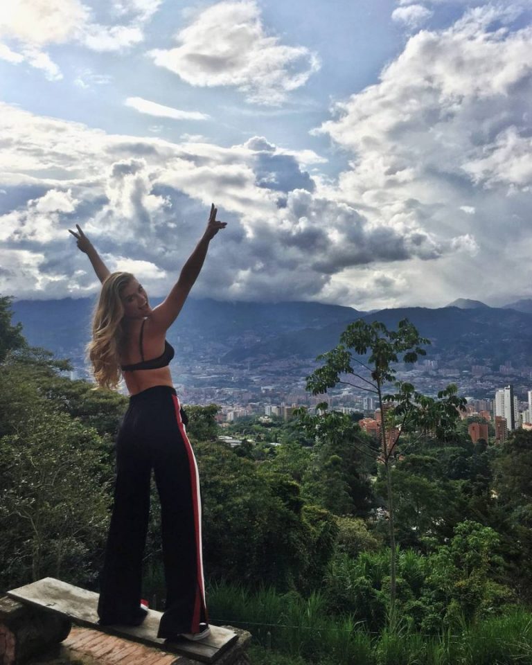 Τα oπίσθια της Nina Agdal τρέλαναν το Instagram | LifeViews