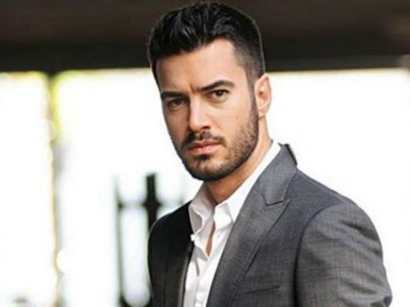 Ζευγάρι με πανέμορφη ηθοποιό ο Γιάννης Τσιμιτσέλης; | LifeViews