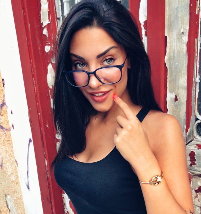 Η Φελίσια Λαπάτη με μαγιό βαζει «φωτιά» στο Instagram (pics) | LifeViews